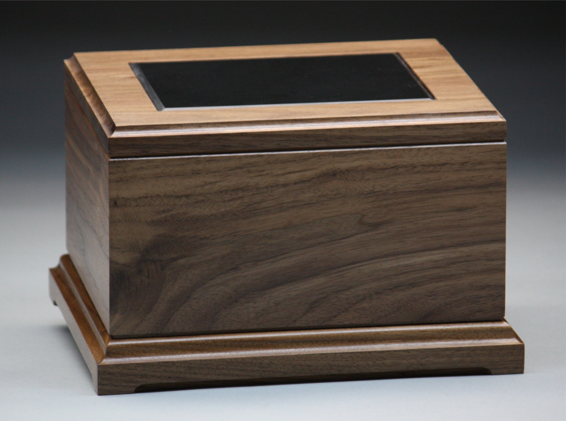 - Quad Style Urn #UQS57